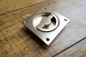 Turning Flush Door Handle | British Ironmongery